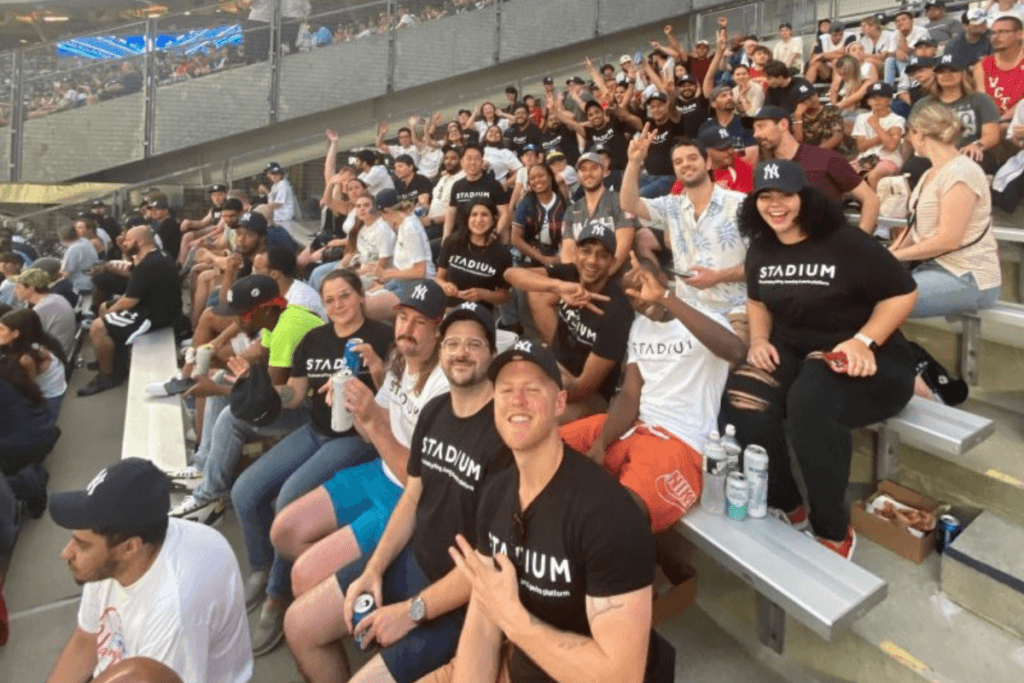 Wow your Team with these 21 Employee Recognition Gift Ideas - SwagMagic ...